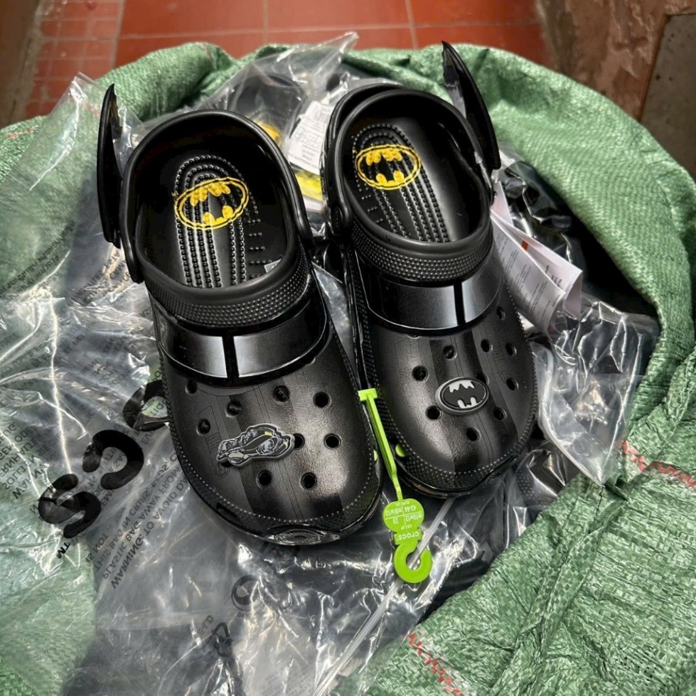 Dép Crocs Batman phiên bản đặc biệt | Shopee Việt Nam