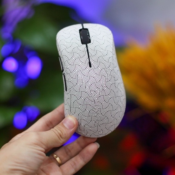 Skin decal dán Chuột Pulsar Xlite Wireless v2 mẫu 3M Circle White vân ...