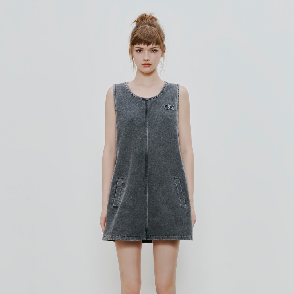 CARA Đầm jean ngắn form rộng nữ Olys sát nách năng động | Shopee Việt Nam