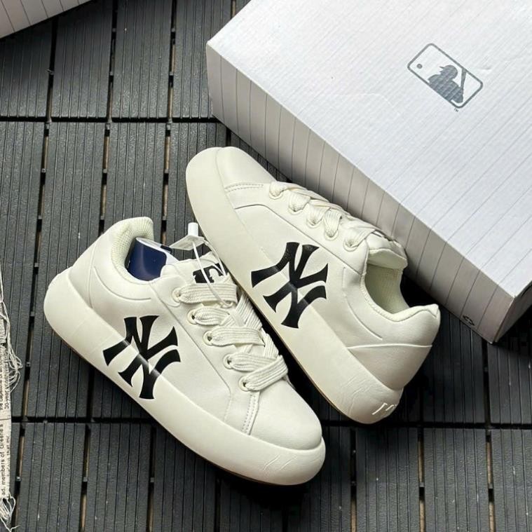 Giày MLB Chunky Classic Base New York Yankees Ivory | Shopee Việt Nam