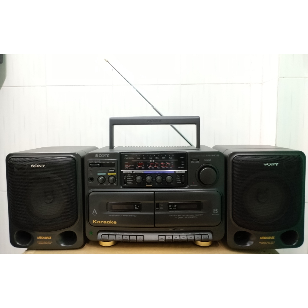 Radio cassette Sony CFS-KW75S đồ cũ nghe hay ok 100% ( có đường line ...