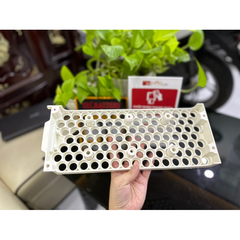 Khay pin 18650 sức chứa 98 cell | Shopee Việt Nam