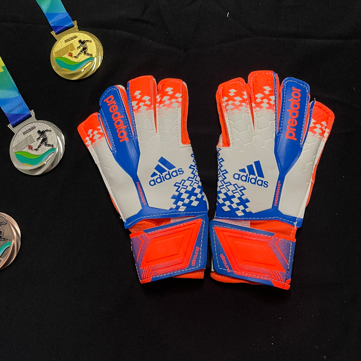 [SIZE TRẺ EM] Găng tay thủ môn bắt bóng Predator loại 1 chống nước có ...