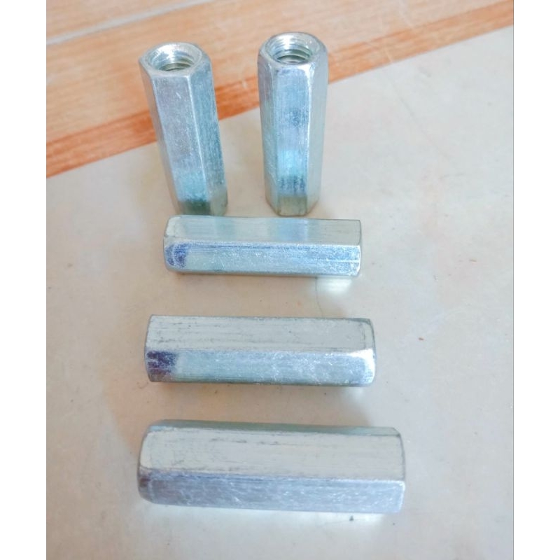 nối thanh ty ren m8 , lục giác m8. loại đẹp tốt. dài 2.7cm và dài 3.7cm ...