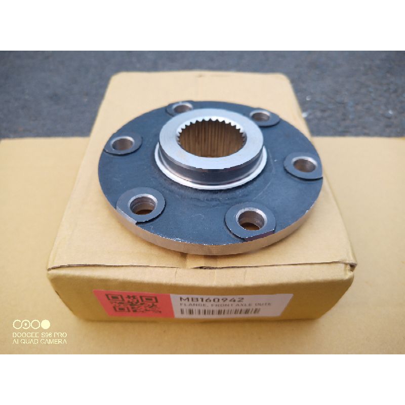 Hub bánh răng cầu trước (Flange wheel hub) Pajero V31 V32 V33 V43 V45 ...