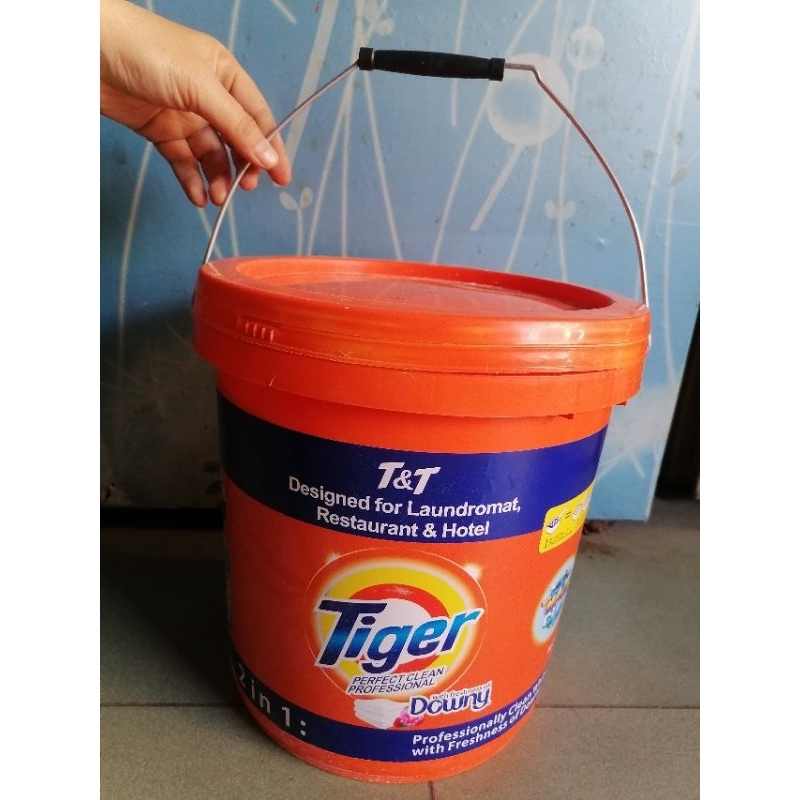 BỘT GIẶT TIGER XÔ HƯƠNG DOWNY 9KG | Shopee Việt Nam