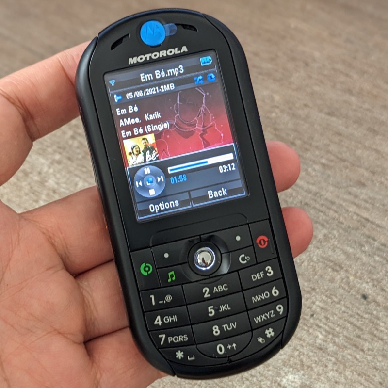 Moto ROKR E2 điện thoại Motorola cổ zin đẹp chính hãng. Zipoka | Shopee ...