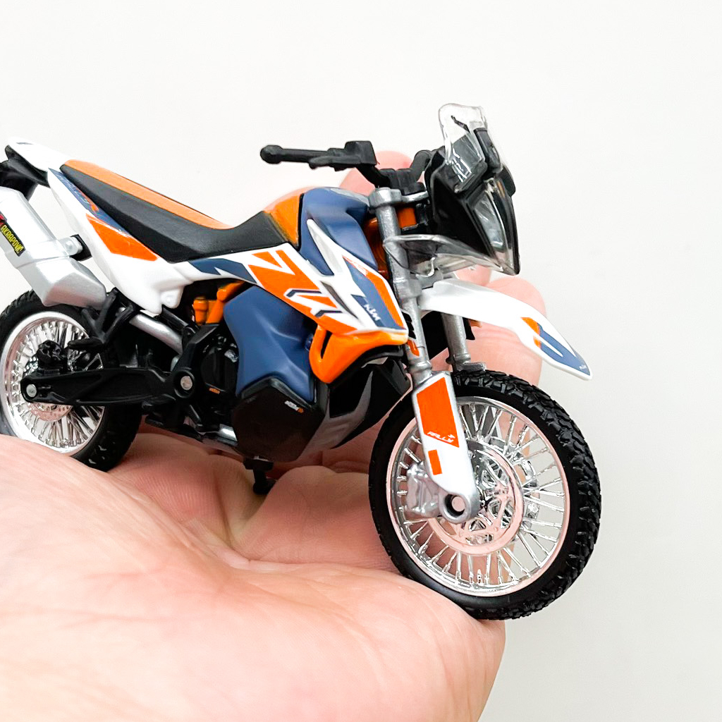 Mô hình xe KTM 790 Adventure R Rally 1:18 Bburago MT008 | Shopee Việt Nam