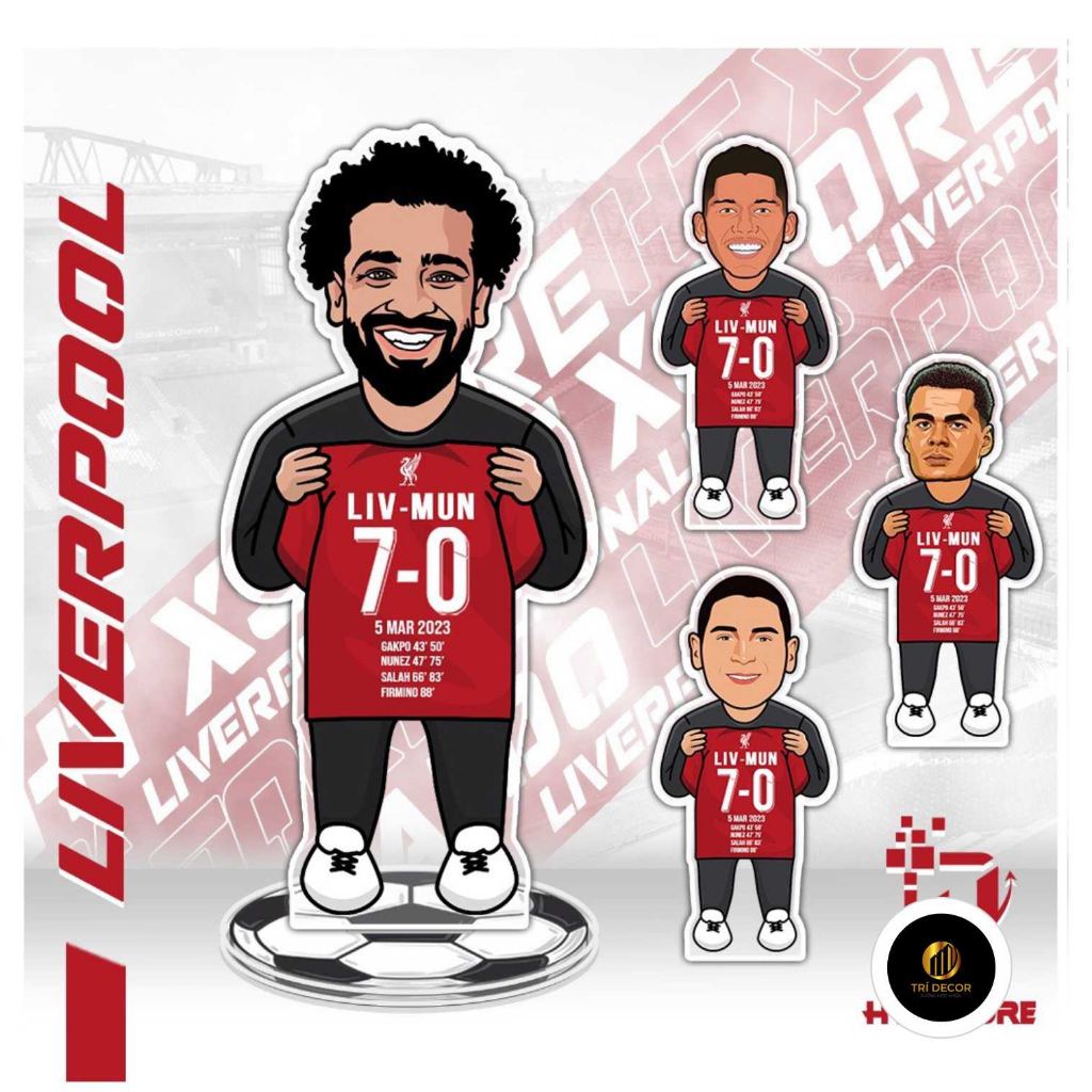 Mô hình standee in hình cầu thủ CLB Liverpool cầm áo bóng đá tỷ số 7-0 ...