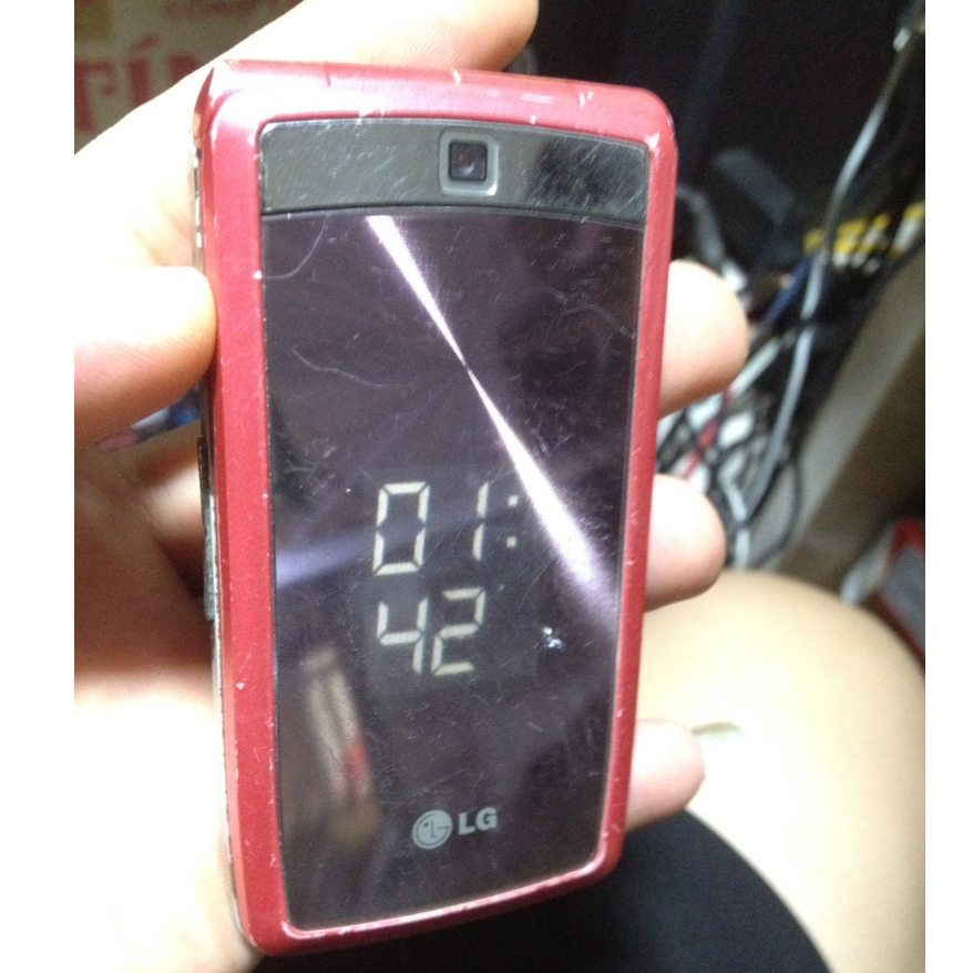 Xác LG KF300 trùng imei, 2 màn còn sáng đẹp, sjm sóng loa míc còn tốt, phím ăn, máy không bin ...