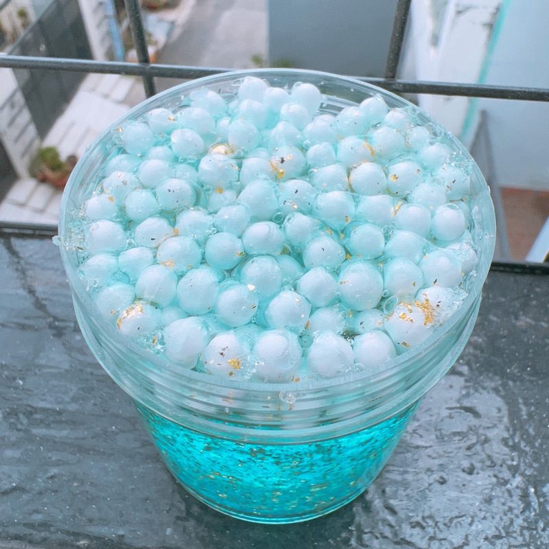 Slime xốp, slime trong trang trí lá vàng giúp giảm căng thẳng, xả ...