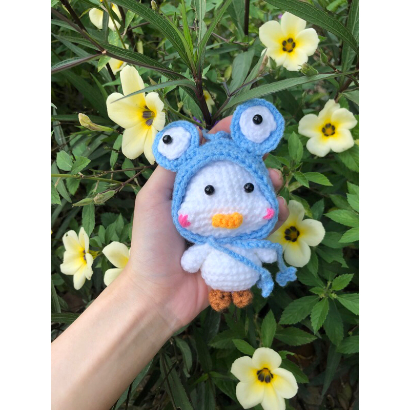 Vịt đội mũ ếch len móc - thú nhồi bông dễ thương có dây treo | Shopee ...