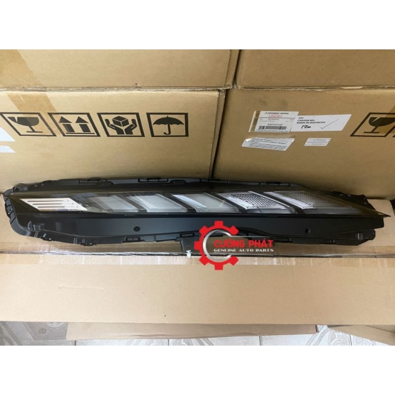 Đèn khoảng cách Mitsubishi Xpander Eco 2022 mã bên lái 8310A081 ...