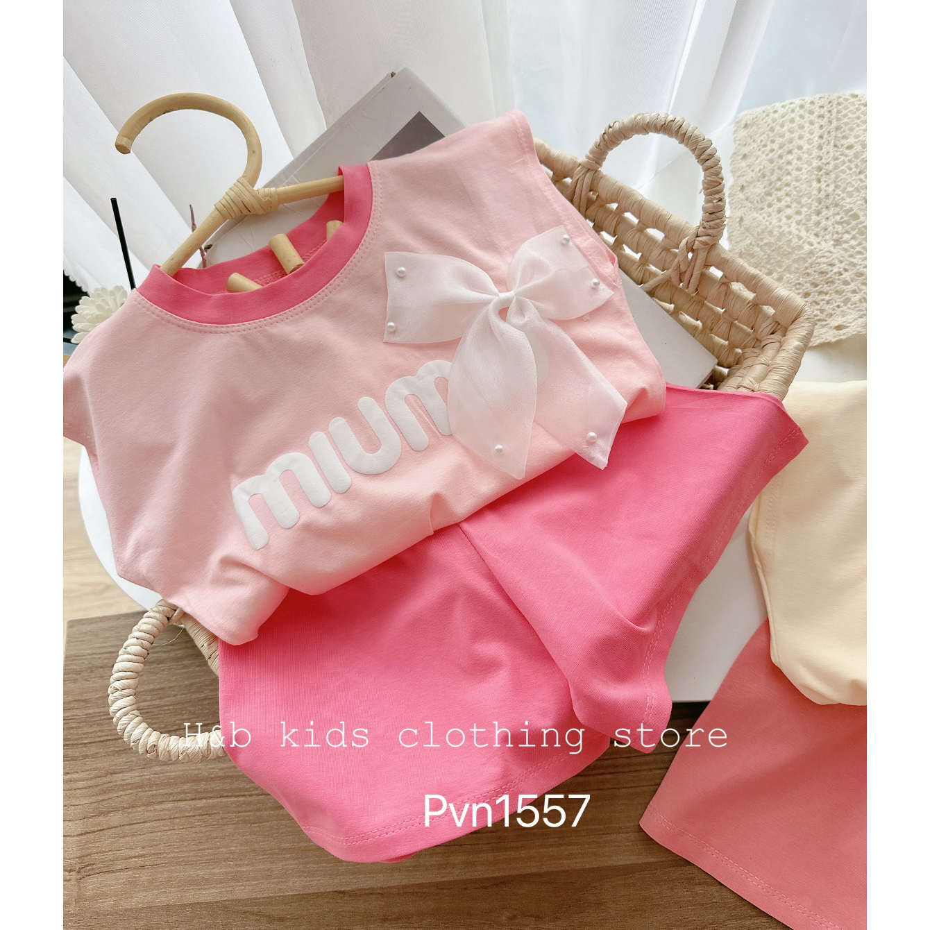 Bộ đồ quần áo bé gái cổ tròn tay hến đính nơ cho bé yêu từ 8-18kg | Shopee Việt Nam