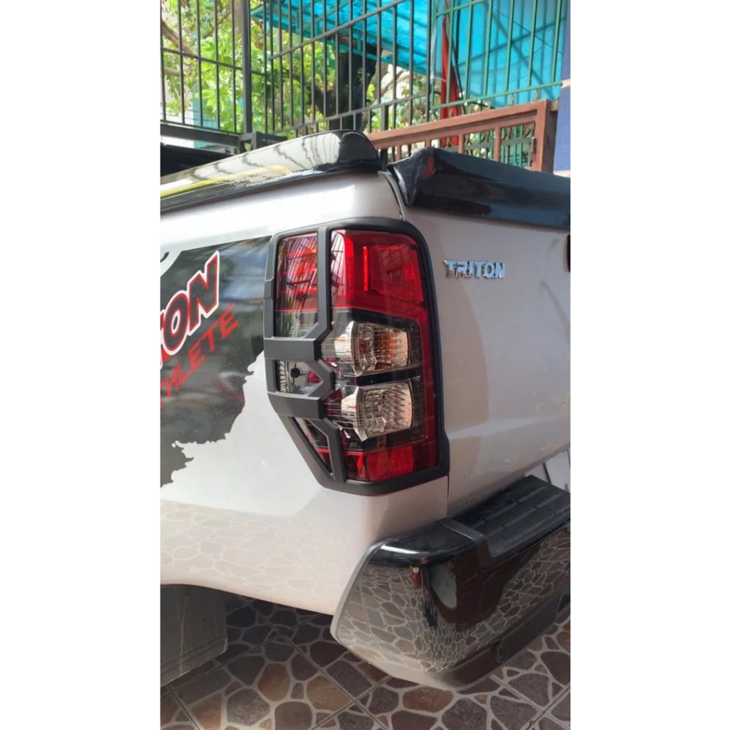 Bộ 2 ốp viền đèn hậu đen xe Mitsubishi Triton form 2019 đến 2022,2023 ...