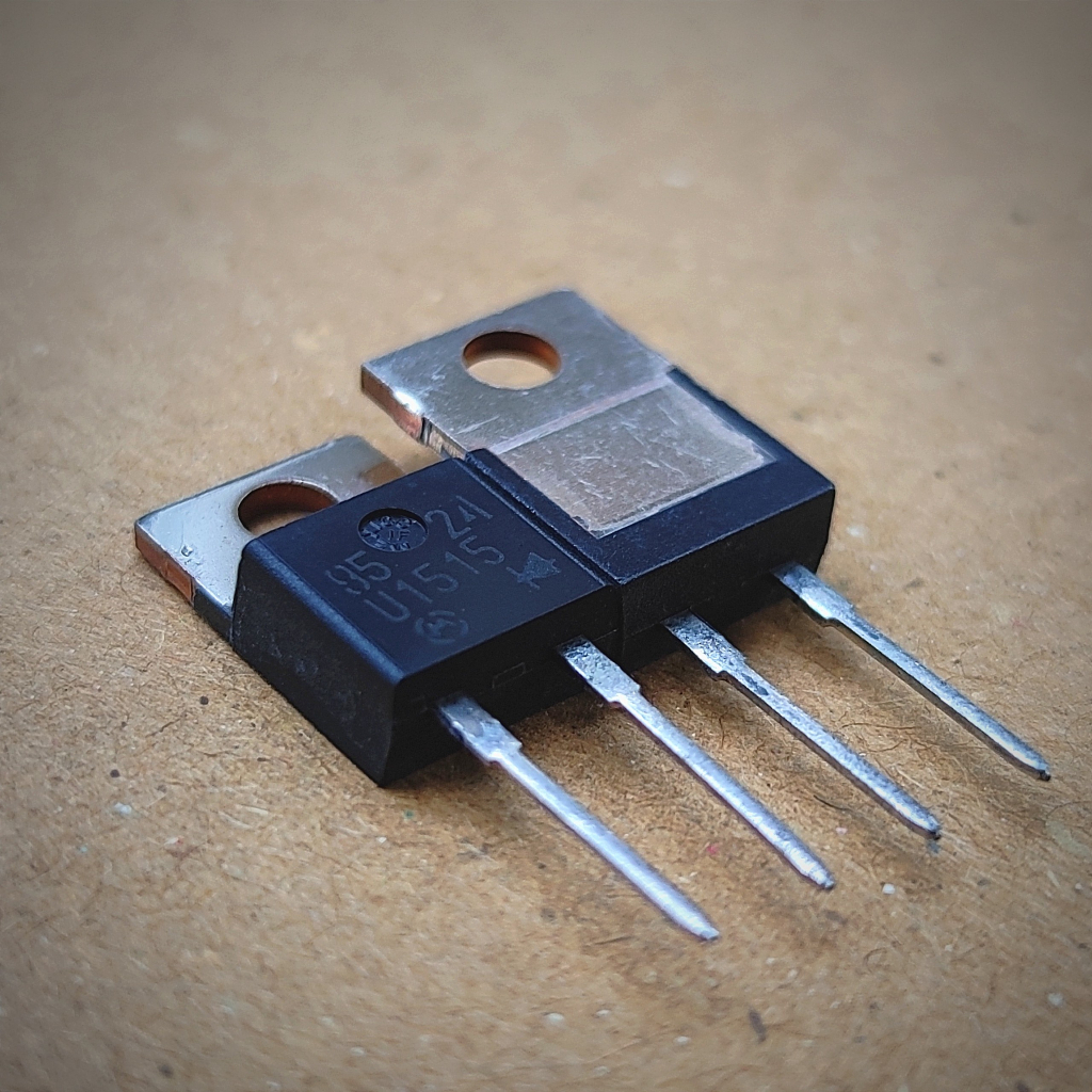 Diode MUR1515 MOTOROLA 150V 15A TO-220 | Shopee Việt Nam