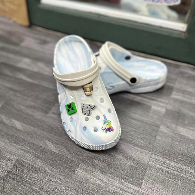 (New) Dép Sục Crocs chữ Blue Sky có lỗi | Shopee Việt Nam