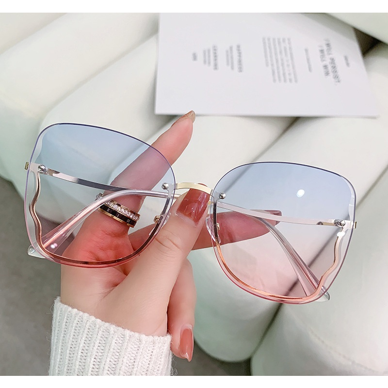 Kính đa giác màu gradient trẻ trung viền cánh | Shopee Việt Nam
