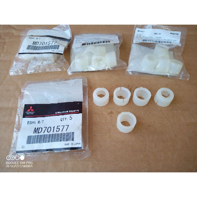 Đệm lót cơ cấu sang số cần số chính (Bushing M/T gearshift equip ...