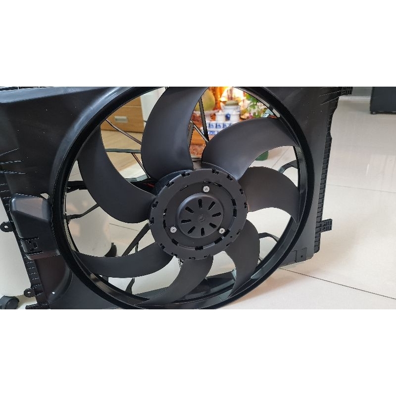 Quạt Tản Nhiệt Mercedes W204 A2045000293 - A2049066802 | Shopee Việt Nam