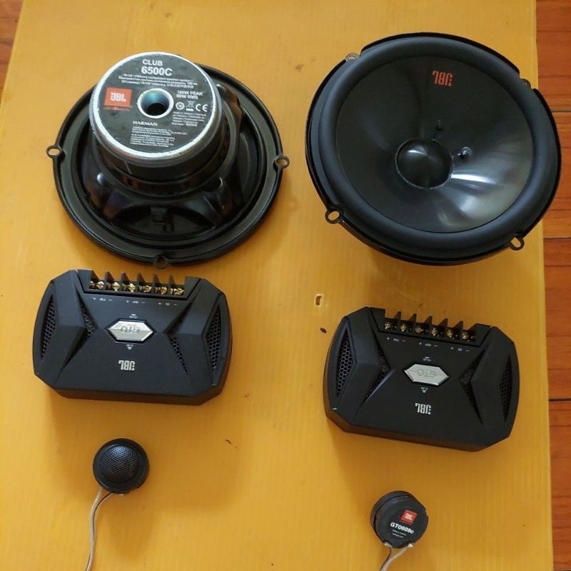Em có bộ 16cm JBL 6500C kèm theo phân tần và chép hàng chính hãng xịn cao cấp bass đánh mạnh như ...