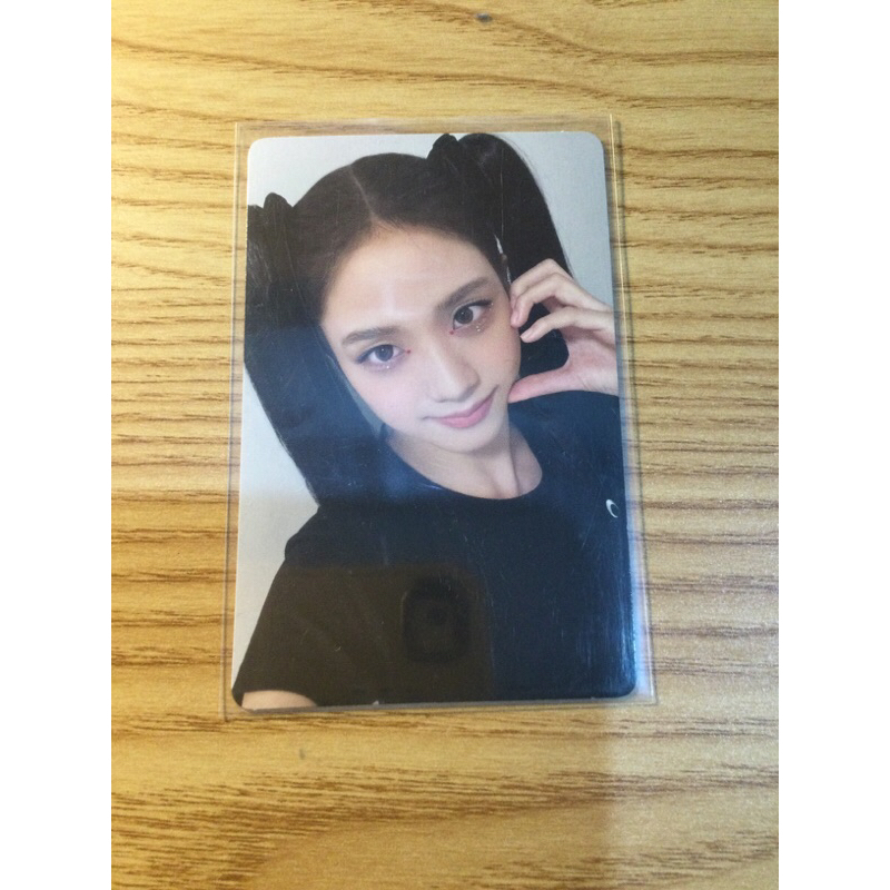 Card Jisoo Album Me (off) | Shopee Việt Nam