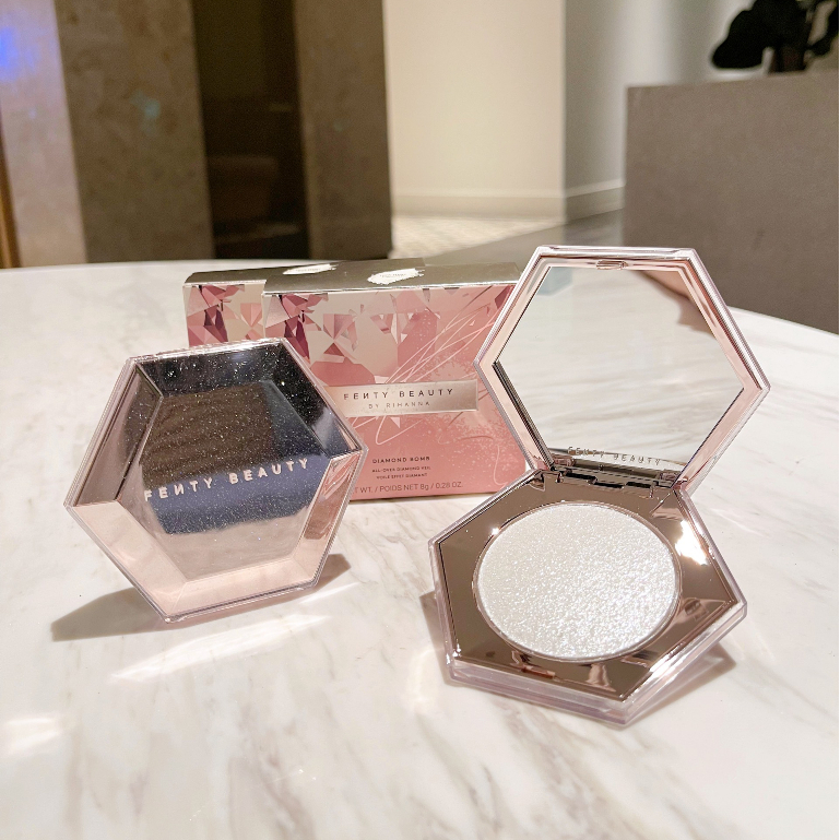 [NEW 2023] Phấn Nhũ Bắt Sáng Highlight Fenty Beauty Diamond Bomb All ...