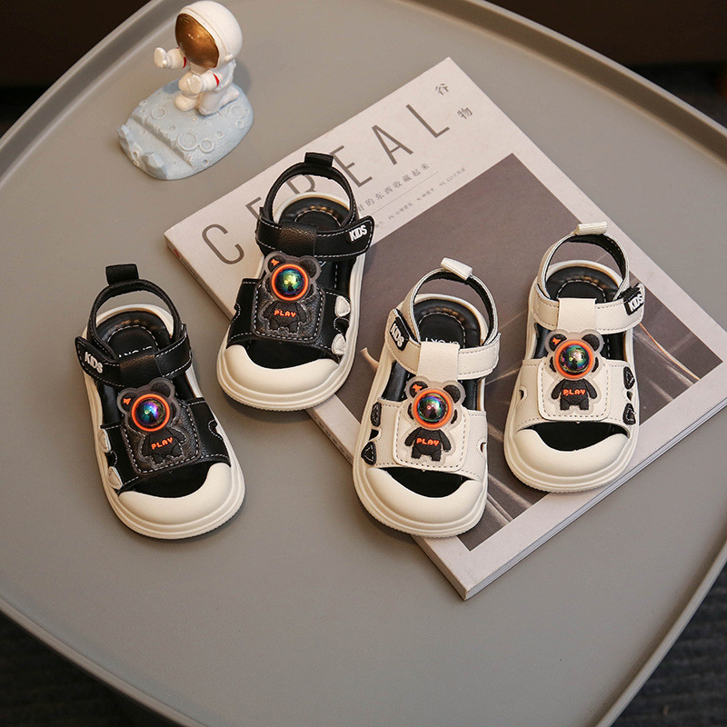 Dép sandal mũi cong chống vấp họa tiết phi hành gia siêu ngầu cho bé trai đế mềm size từ 16 đến ...