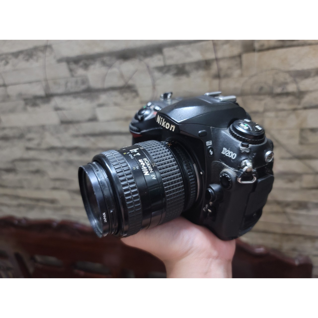 Máy ảnh Nikon D200 + lens 35-70mm - cảm biến CCD 10 Megapixel - Mới 90% ...