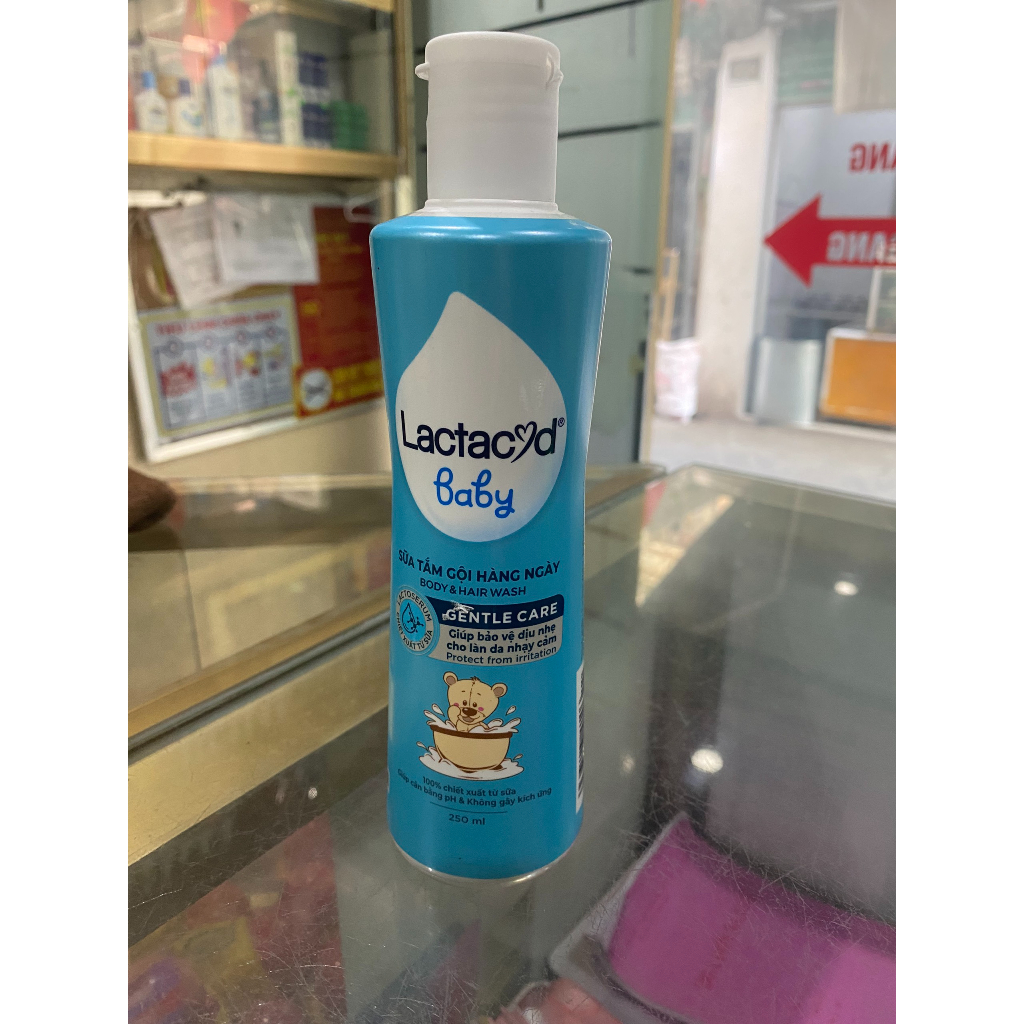 Sữa tắm gội em bé giảm rôm sảy và hăm kẽ Lactacyd BB 250ml | Shopee ...