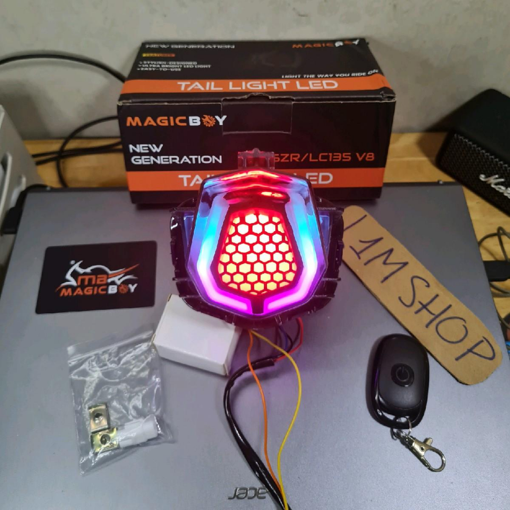 [HOT] ĐUÔI ĐÈN HẬU / CHÓA SAU MAGICBOY Y16ZR V8 GẮN CHO XE EXCITER 155VVA CHỈNH MÀU BẰNG REMOTE ...