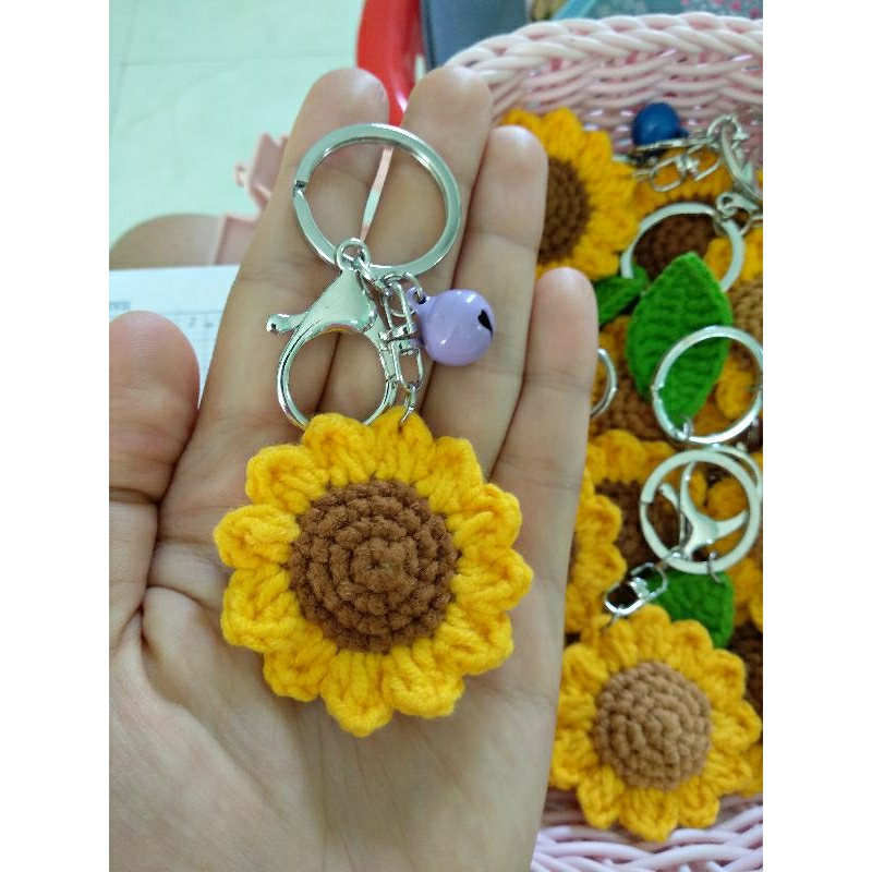 Móc khóa hoa hướng dương bằng len handmade/ Sunflower crochet | Shopee ...
