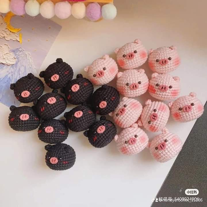 Móc khóa len Handmade heo mập mạp cute (màu đen, hồng) | Shopee Việt Nam