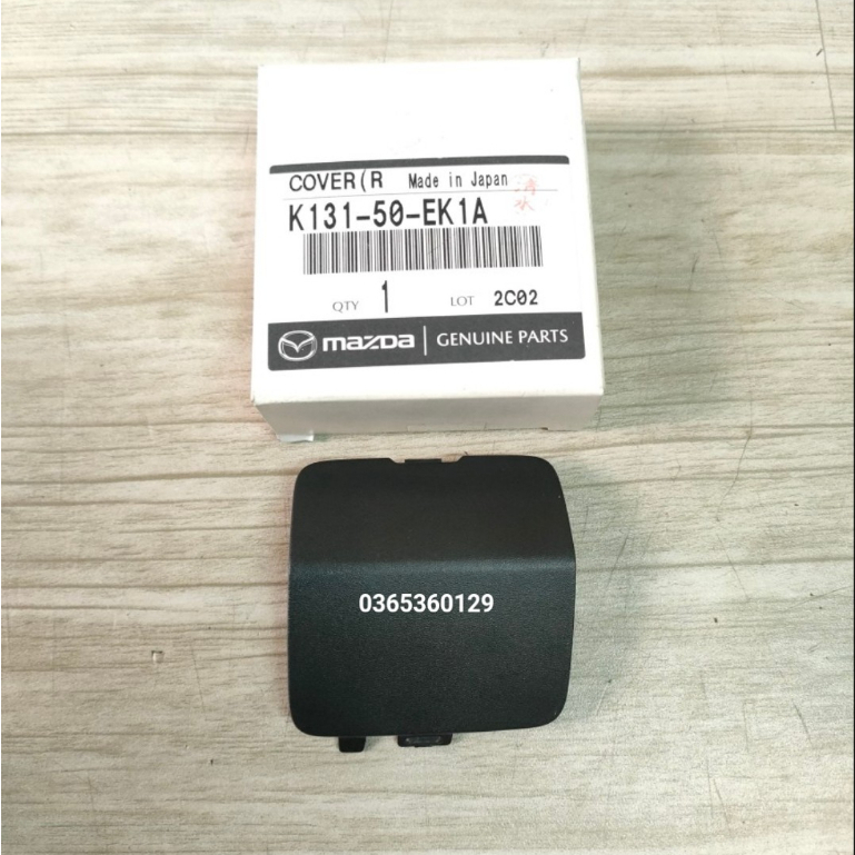 Nắp móc kéo ( Nắp móc cứu hộ ) cản sau bên phụ (phải) Mazda CX8 chính ...