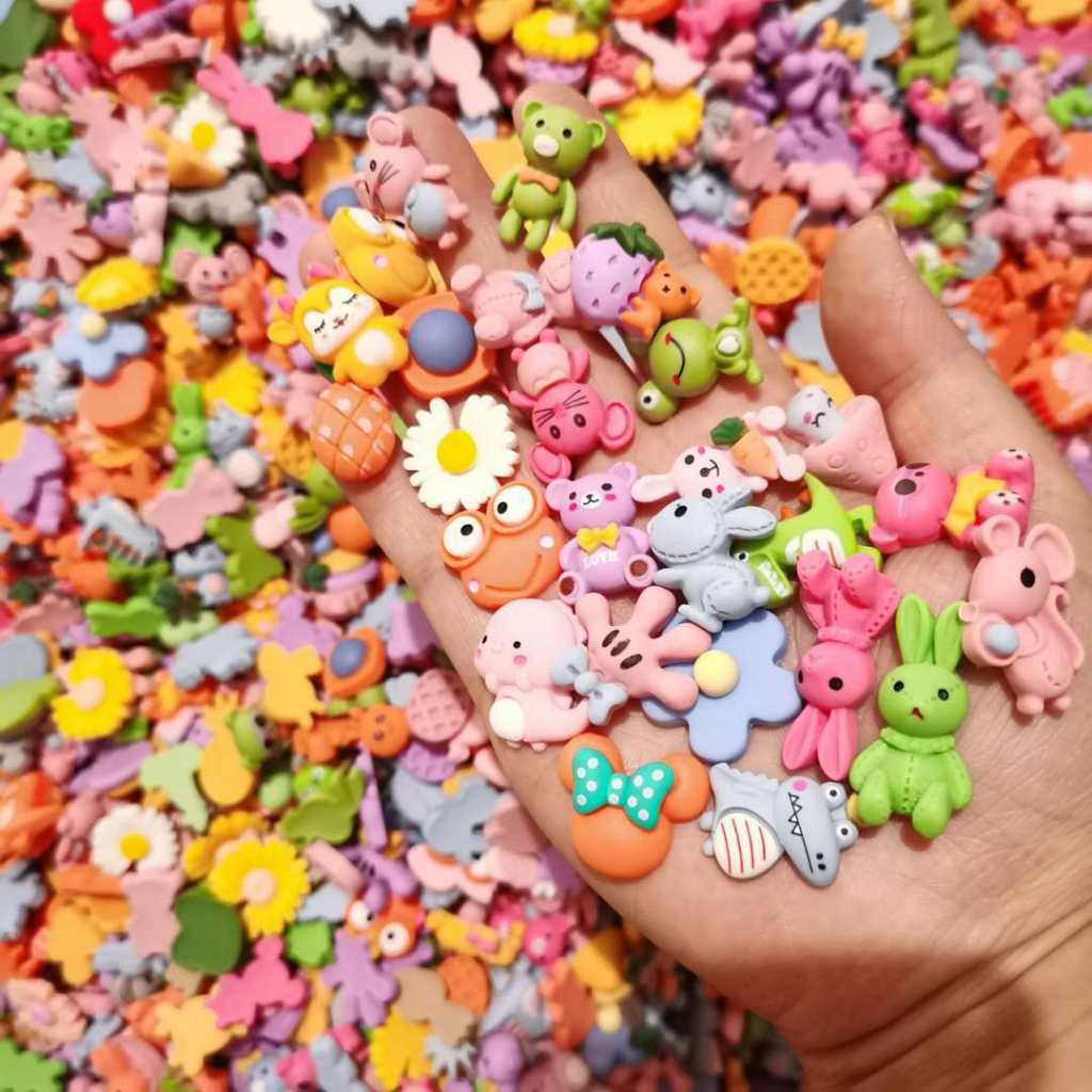 Combo 10 Sickers 3D Mẫu Ngẫu Nhiên Gắn Dép Cross Có Sẵn Nút Gắn ...
