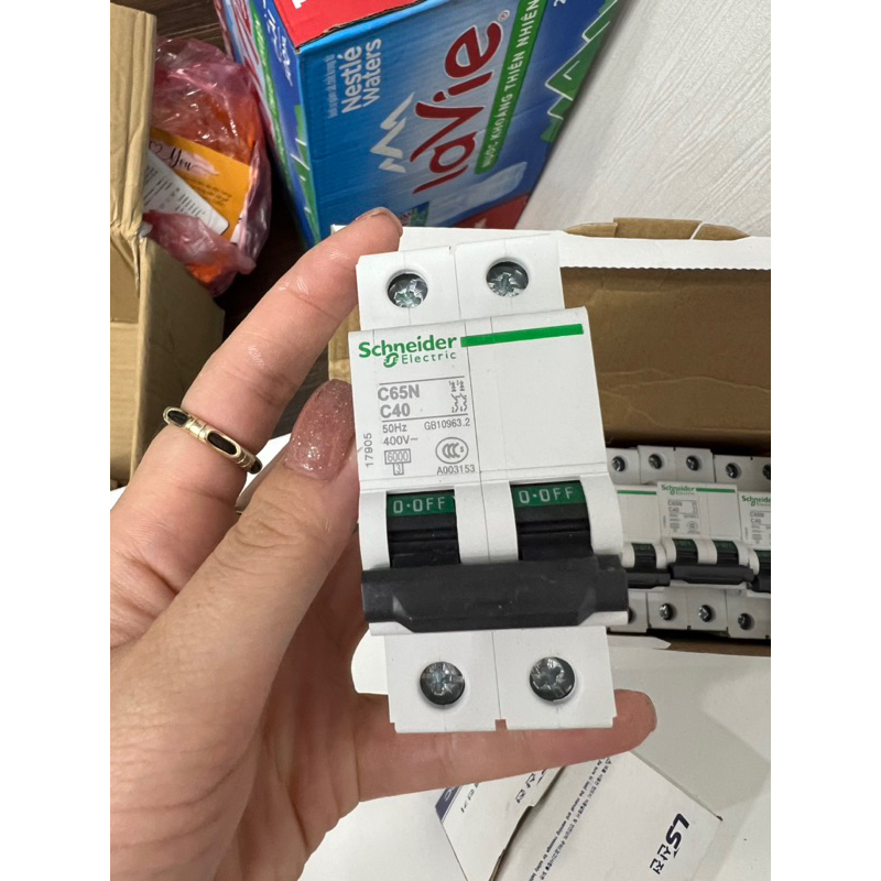 Aptomat MCB 2P 32A 40A Schneider | Hiếu Nhung | Shopee Việt Nam