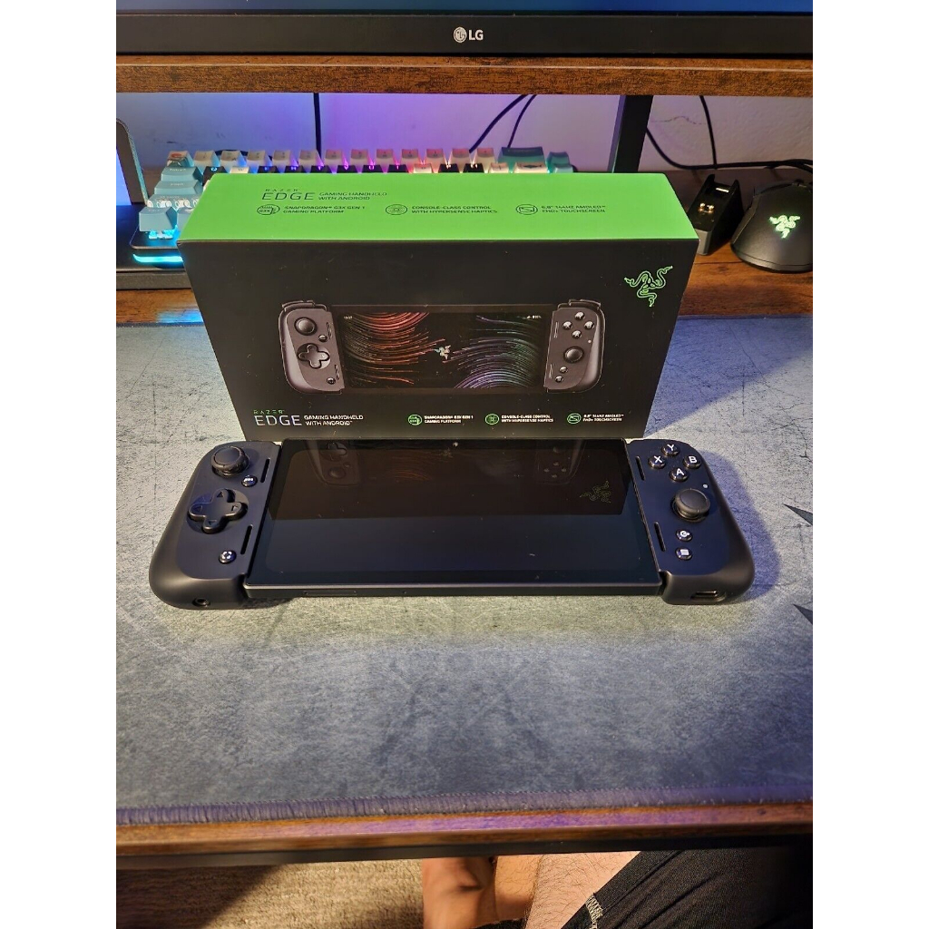 Máy chơi game Razer Edge Wi-fi (tặng kèm tay cầm Kishi Pro v2 ...