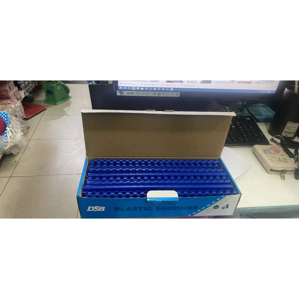 Gáy lò xo nhựa DSB 10 mm (100 cái/hộp) (80 tờ) - XANH DƯƠNG | Shopee ...