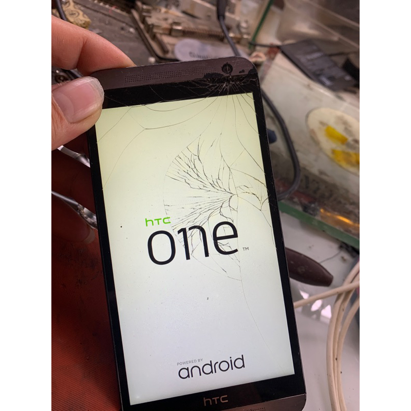 xác máy htc E9 màn vỡ kính máy dính mật khẩu,không pin | Shopee Việt Nam