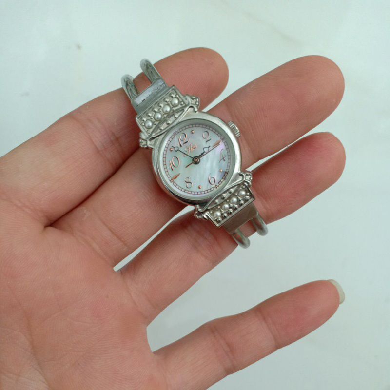 đồng hồ si nhật nữ dạng kiềng hiệu TARA màu bạc | Shopee Việt Nam