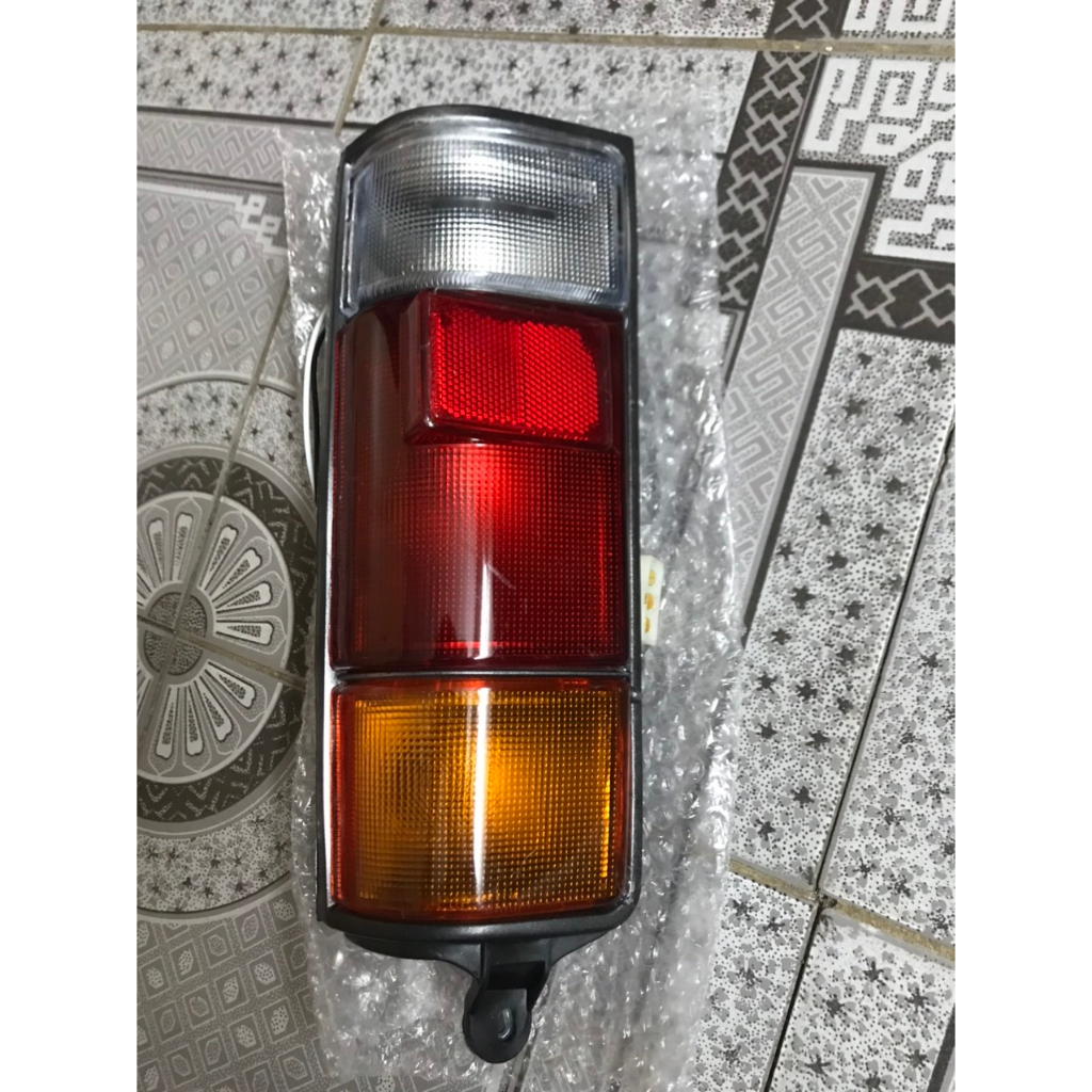 Đèn hậu xe suzuki carry van, suzuki 7 chỗ ( su cóc) đèn hậu suzuki bán ...