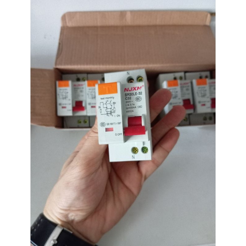 Atomat chống giật chống quá tải 32A 220v | Shopee Việt Nam