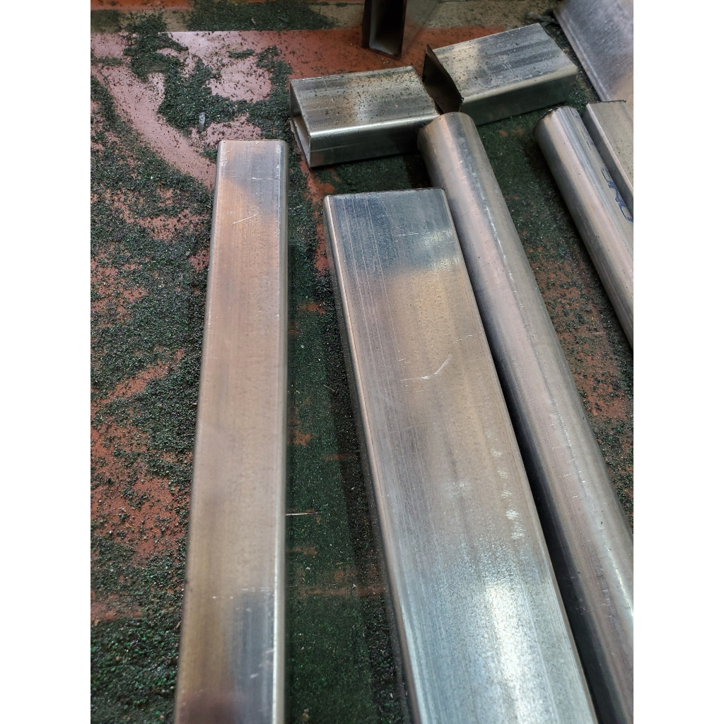Thép hộp mạ kẽm hộp 2.5x5 hộp 3x6 hộp 4x8 dầy 1mili trở lên tùy tưng ...