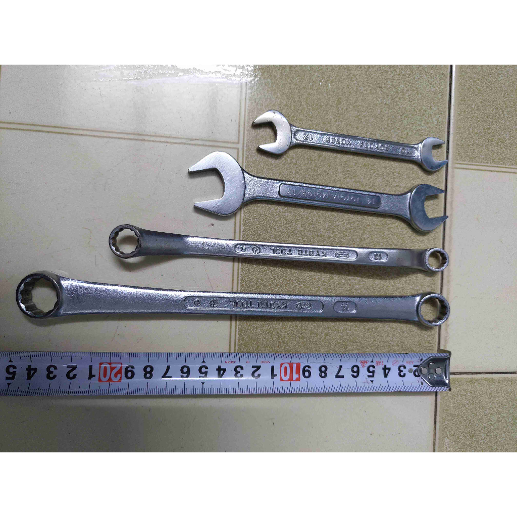 Cờ lê bãi: combo 4 cây cờ lê KTC 10-12 & 14-17, TOYOTA 10-12 &14-17 còn khá mới và đẹp, răng ...