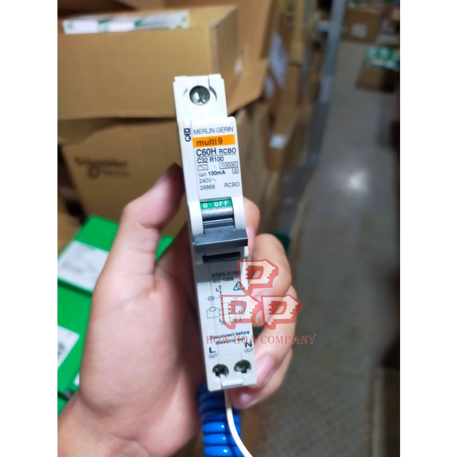 Cầu dao bảo vệ aptomat 26868 C60H RCBO 32A 1P+N 100mA C Merlin Gerin Schneider | Shopee Việt Nam