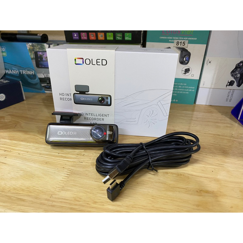 Camera hành trình ôtô Oled V9 nguồn điện 5v cắm cổng usb, kết nối wifi xem trên Điện thoại ...