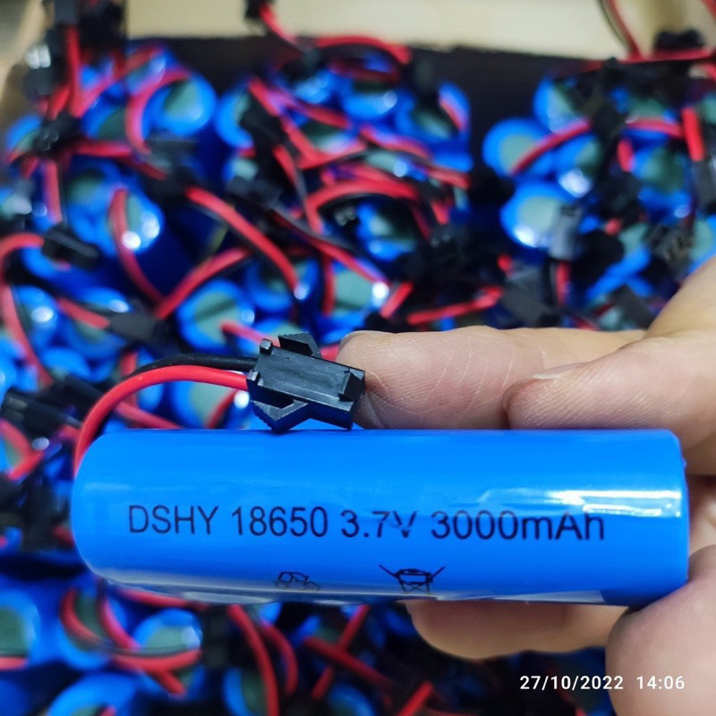 Pin lion 18650 3.7v 1200mah , 3000mah cổng sm cho xe đồ chơi , dụng cụ ...