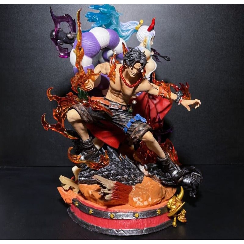 Mô hình nhân vật ACE vs Yamato( one piece) | Shopee Việt Nam