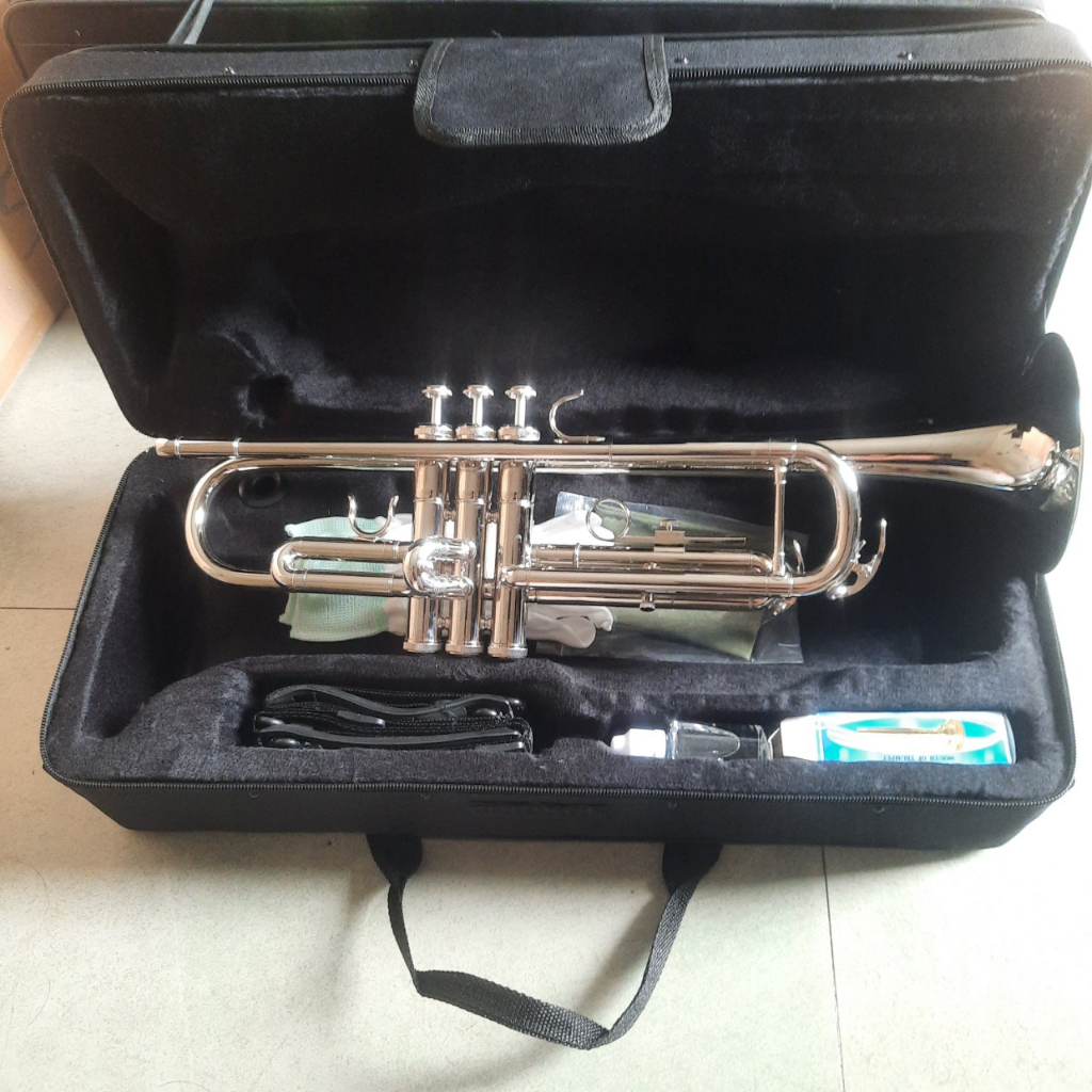 kèn trumpet ya màu trắng tặng phụ kiện đầy đủ | Shopee Việt Nam