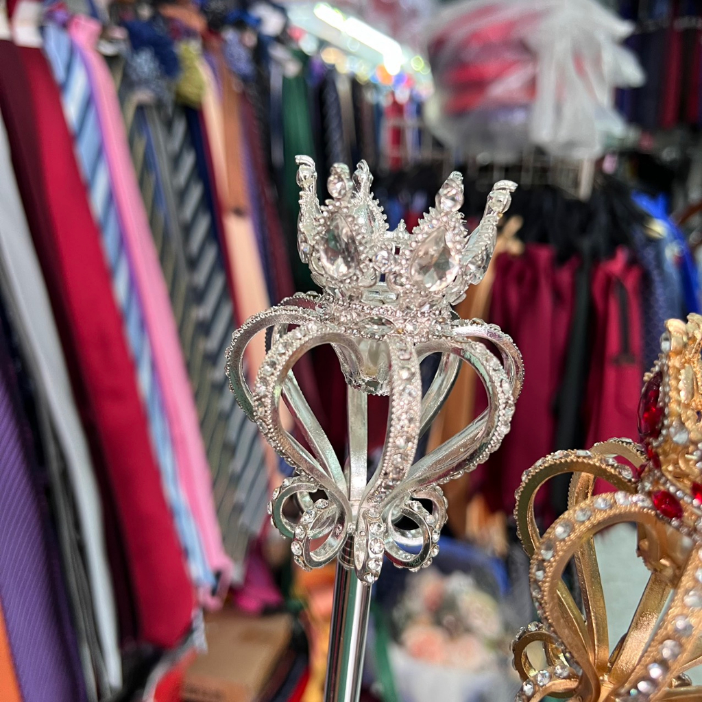 Quyền trượng trao giải hình vương miện đá đỏ | Shopee Việt Nam